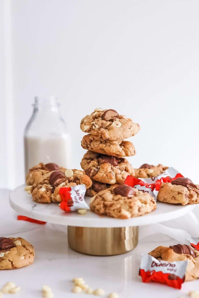 Nutella Stuffed Kinder Bueno Cookies — Gooey, Chewy & Better Than the ...