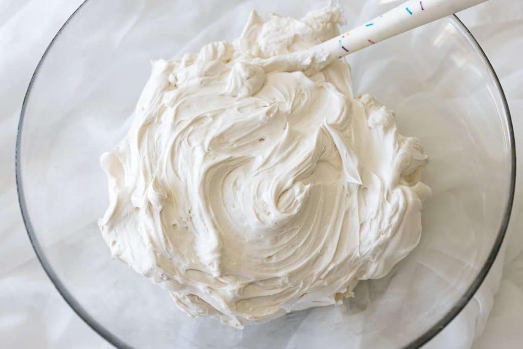 Italian Meringue Buttercream for Filling and Decorating - The Sprinkled ...