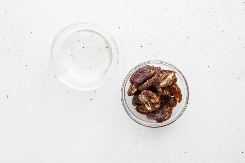 How to Make Date Paste (2 Easy Methods) - The Sprinkled Cakery
